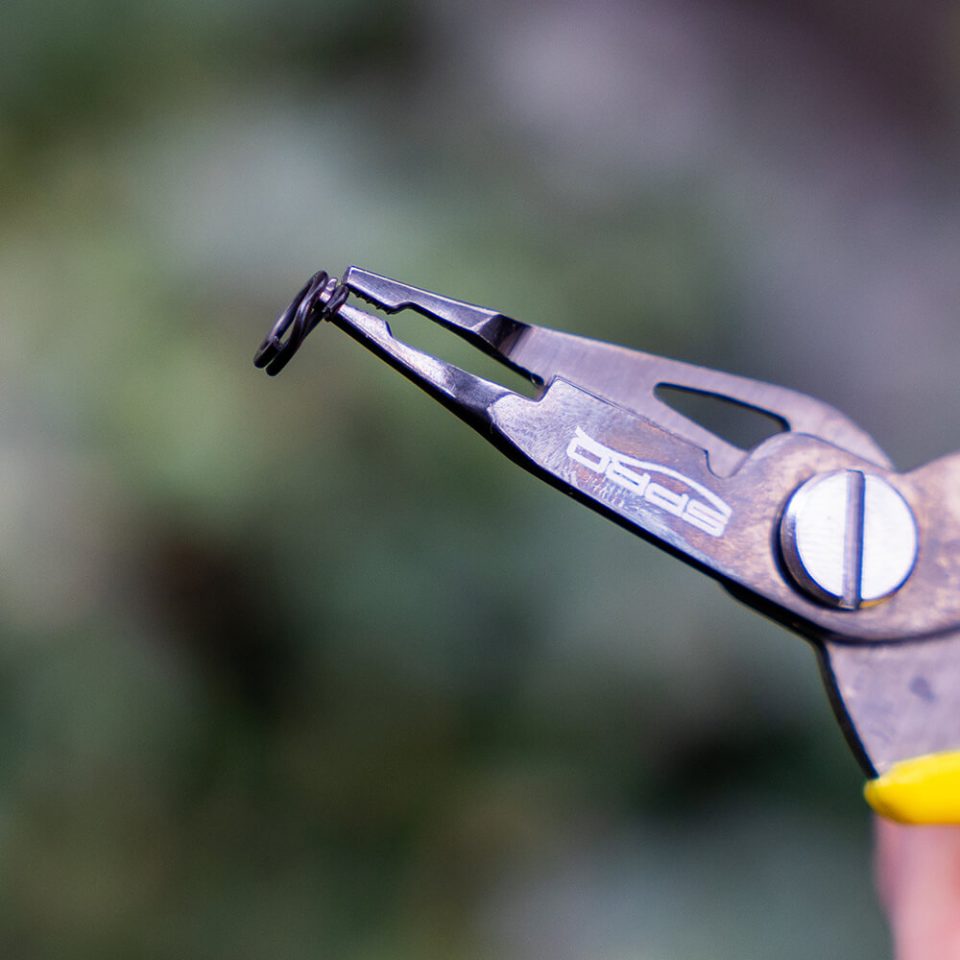 Titanium Micro Splitring Pliers 12cm - Produkte - SPRO Deutschland